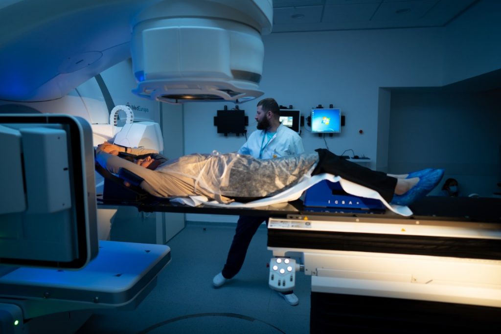 Radioterapie in cancer de san: cand se face si care sunt efectele